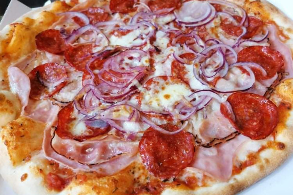 Pizza 33 cm | Pizza caffe U veverky